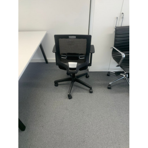 mesh back operators chair